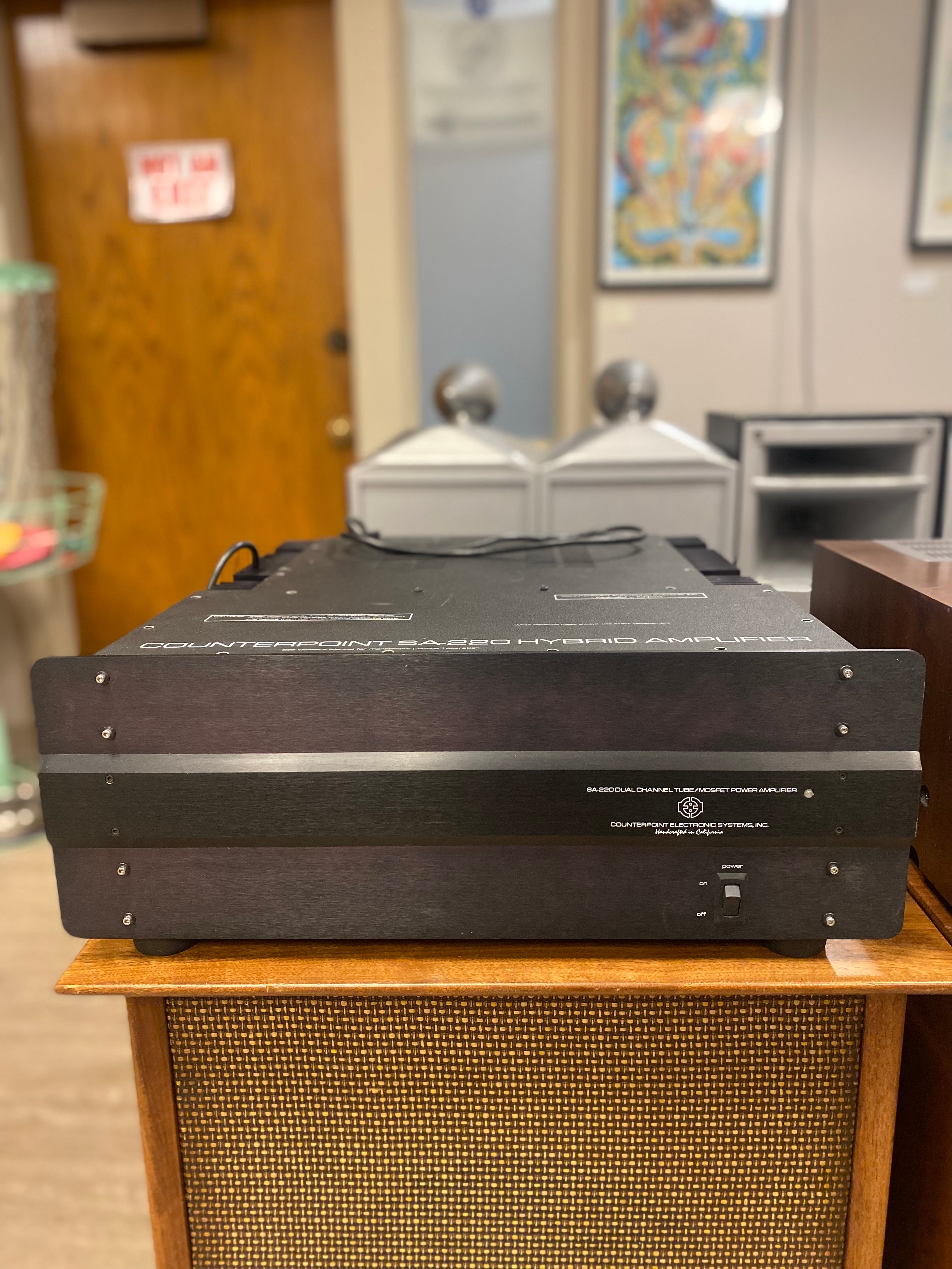 Counterpoint SA-220 Hybrid Amplifier | Turntables & Trails