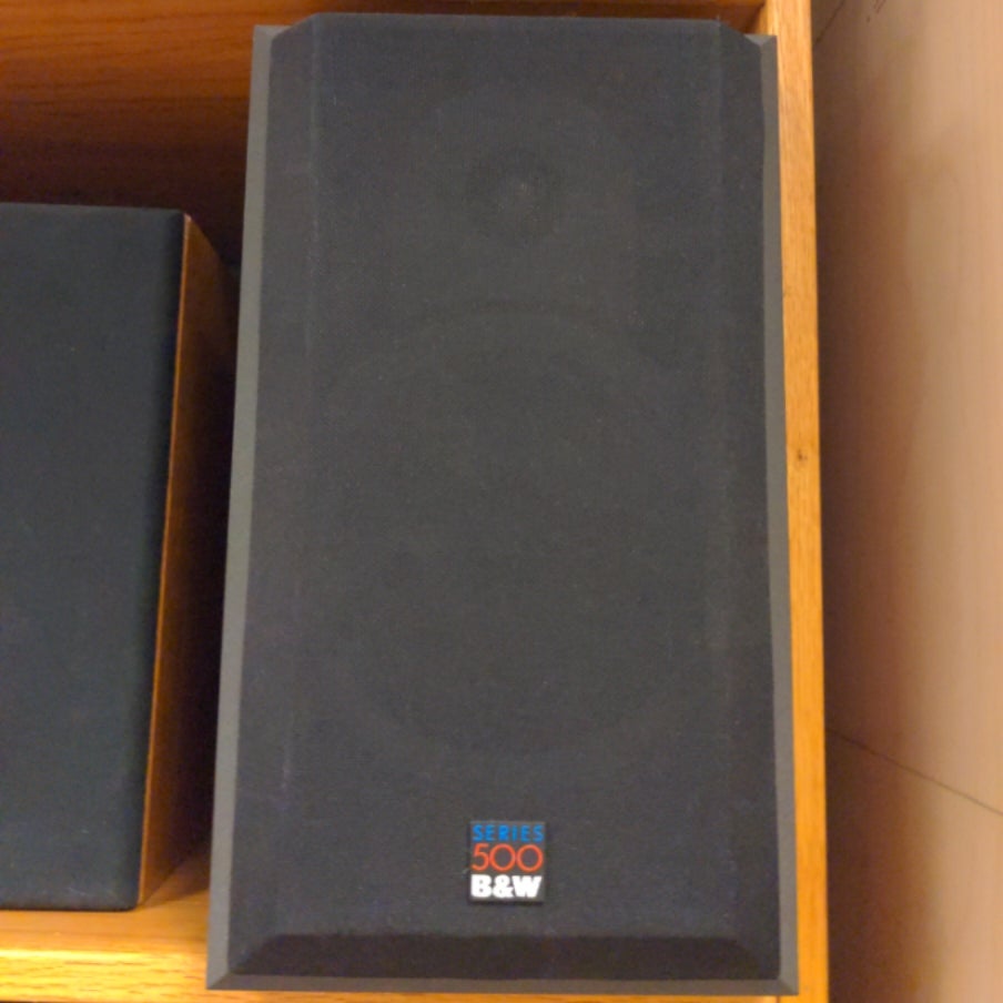 Series 500 B&W Speaker | Turntables & Trails