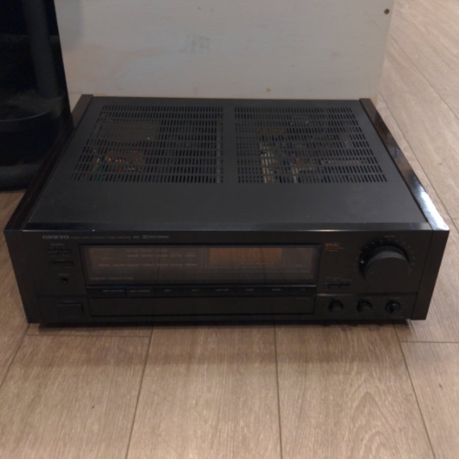 Onkyo R1 Tuner Amplifier | Turntables & Trails